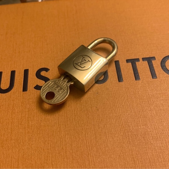 Louis Vuitton | Accessories | Louis Vuitton Lock Authentic Number 228 ...